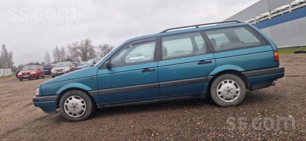 Green Volkswagen passat-b3 1991 in Daugavpils, with an engine capacity of 1.60 L and mileage of 273 thousand km for 2250 €, photo 4 on AUTOMOTO.COM.LV