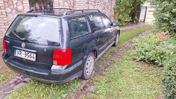 Zaļš Volkswagen Passat B3 1998 Rīga, ar dzinēja tilpumu 1.60 L un nobraukumu 265 tūkst. km par 500 €, foto 4 vietnē AUTOMOTO.COM.LV