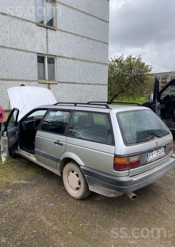 Pelēks Volkswagen Passat B3 1990 Balvi, ar dzinēja tilpumu 1.80 L un nobraukumu 330 tūkst. km par 350 €, foto 4 vietnē AUTOMOTO.COM.LV