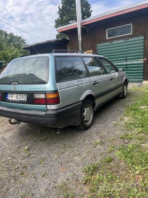 Grey Volkswagen Passat B3 1992 in Gulbene, with an engine capacity of 1.90 L and mileage of 372 thousand km for 1850 €, photo 4 on AUTOMOTO.COM.LV