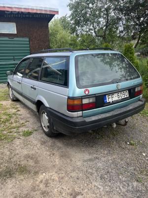 Grey Volkswagen Passat B3 1992 in Gulbene, with an engine capacity of 1.90 L and mileage of 372 thousand km for 1850 €, photo 6 on AUTOMOTO.COM.LV