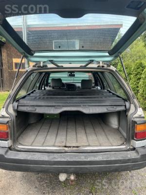 Grey Volkswagen Passat B3 1992 in Gulbene, with an engine capacity of 1.90 L and mileage of 372 thousand km for 1850 €, photo 7 on AUTOMOTO.COM.LV