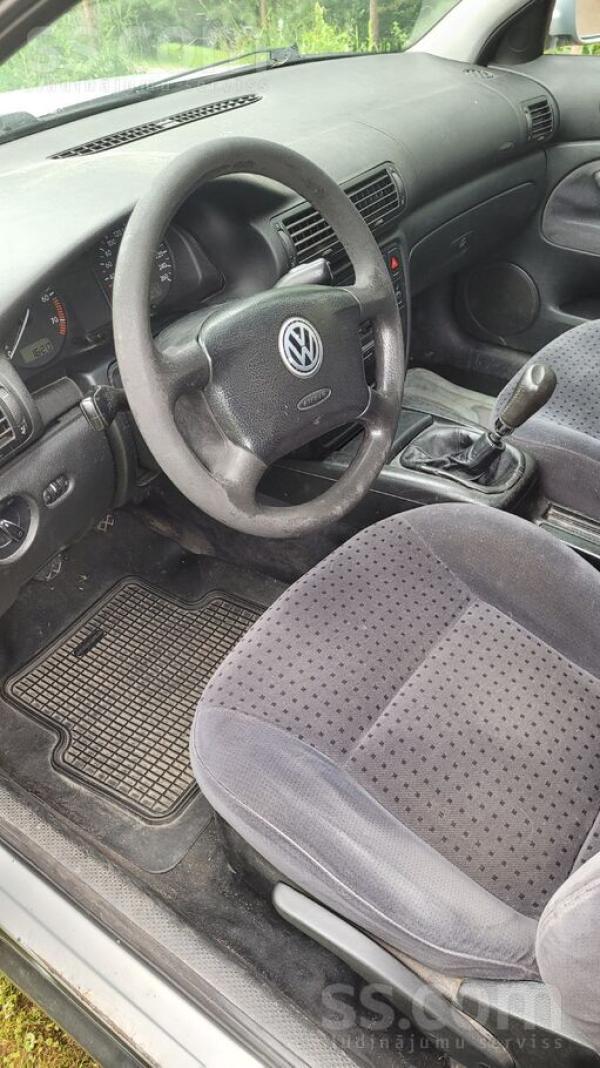 Pelēks Volkswagen Passat B3 1997 Daugavpils, ar dzinēja tilpumu 1.80 L un nobraukumu 372 tūkst. km par 750 €, foto 3 vietnē AUTOMOTO.COM.LV