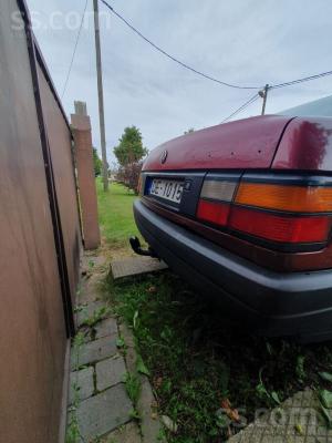 Sarkans Volkswagen Passat B3 1988 Daugavpils, ar dzinēja tilpumu 1.80 L un nobraukumu 390 tūkst. km par 600 €, foto 5 vietnē AUTOMOTO.COM.LV