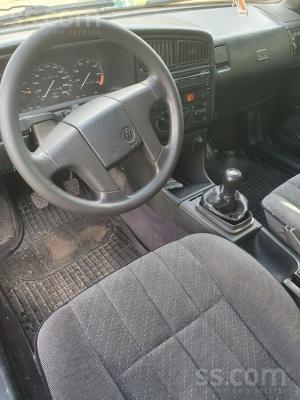 Sarkans Volkswagen Passat B3 1988 Daugavpils, ar dzinēja tilpumu 1.80 L un nobraukumu 390 tūkst. km par 600 €, foto 9 vietnē AUTOMOTO.COM.LV