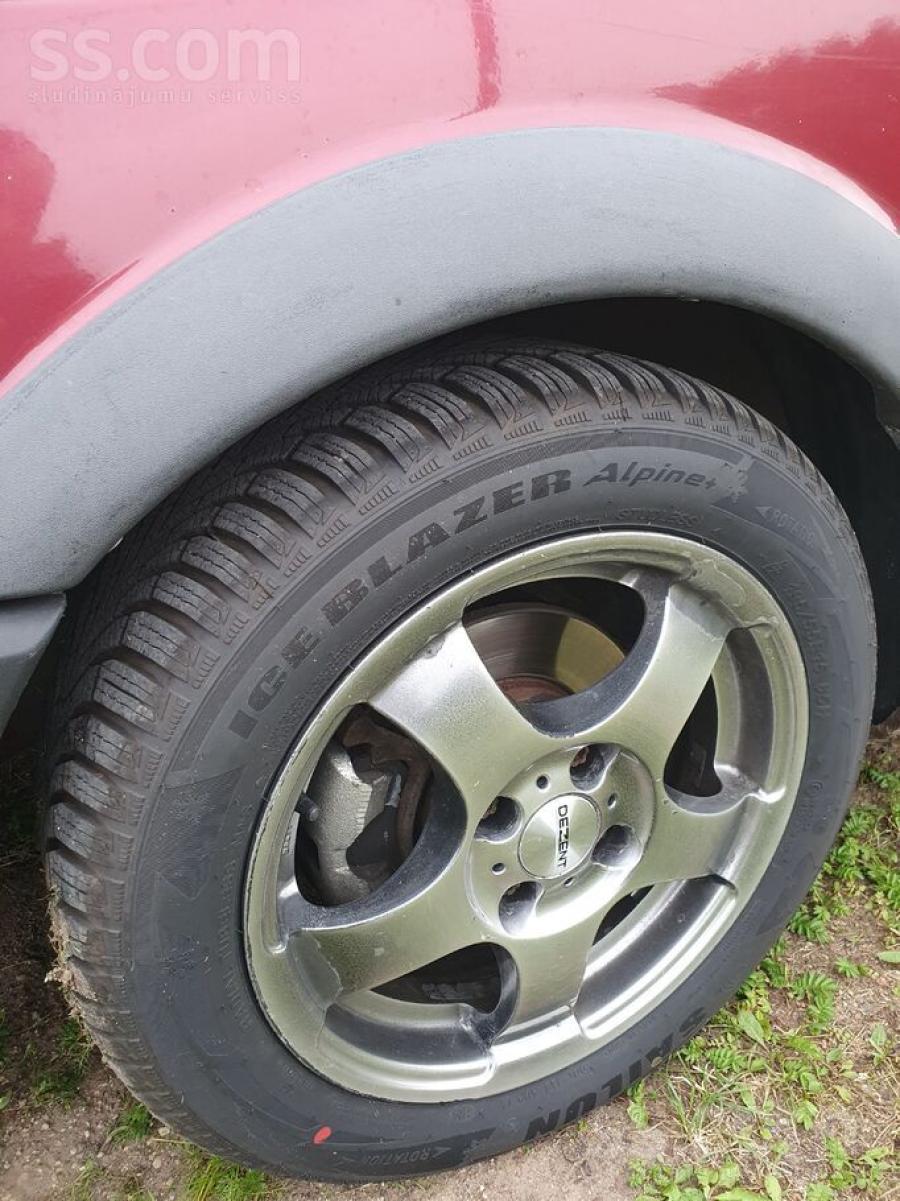 Sarkans Volkswagen Passat B3 1988 Daugavpils, ar dzinēja tilpumu 1.80 L un nobraukumu 390 tūkst. km par 600 €, foto 14 vietnē AUTOMOTO.COM.LV