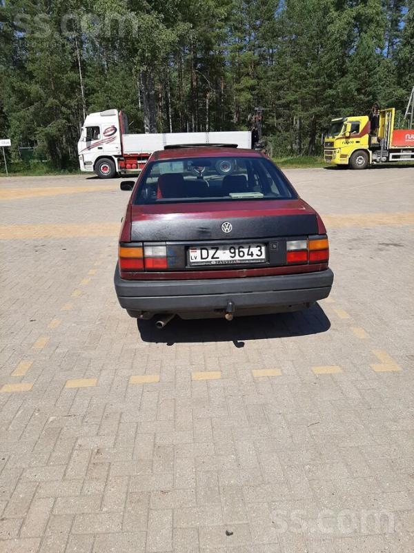 Sarkans Volkswagen passat-b3 1989 Rīga, ar dzinēja tilpumu 1.60 L un nobraukumu 355 tūkst. km par 1200 €, foto 2 vietnē AUTOMOTO.COM.LV