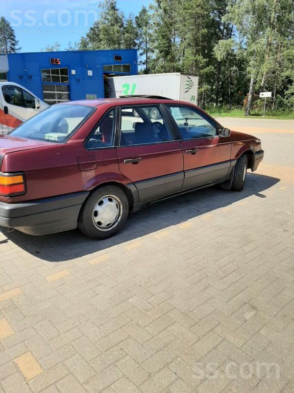 Sarkans Volkswagen passat-b3 1989 Rīga, ar dzinēja tilpumu 1.60 L un nobraukumu 355 tūkst. km par 1200 €, foto 3 vietnē AUTOMOTO.COM.LV