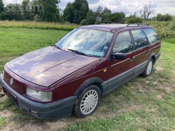 Red Volkswagen passat-b3 1989 in Tukums, with an engine capacity of 1.80 L and mileage of 241 thousand km for 1000 €, photo 3 on AUTOMOTO.COM.LV