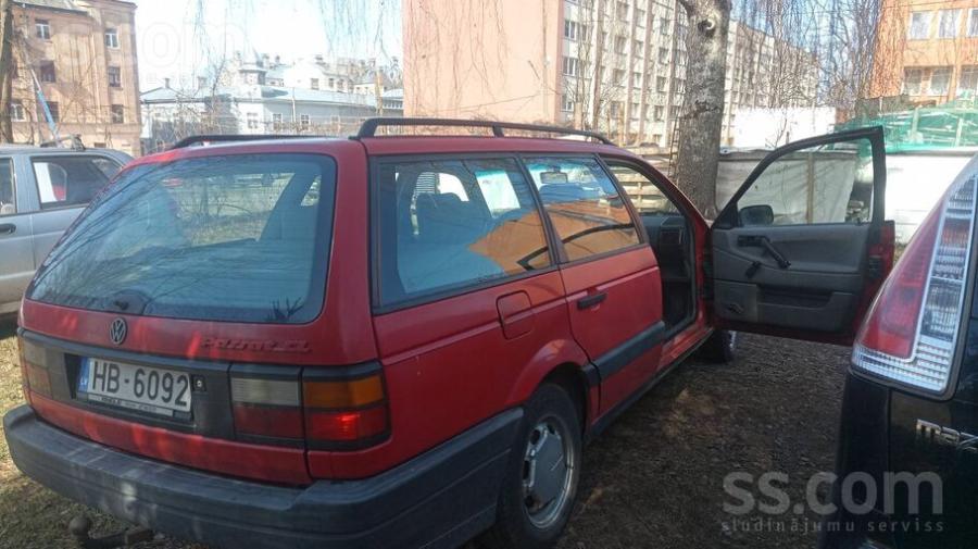 Sarkans Volkswagen passat-b3 1992 Rīga, ar dzinēja tilpumu 1.90 L un nobraukumu 209 tūkst. km par 1500 €, foto 4 vietnē AUTOMOTO.COM.LV