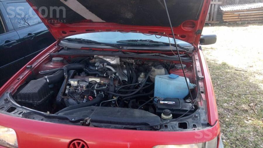 Sarkans Volkswagen passat-b3 1992 Rīga, ar dzinēja tilpumu 1.90 L un nobraukumu 209 tūkst. km par 1500 €, foto 6 vietnē AUTOMOTO.COM.LV