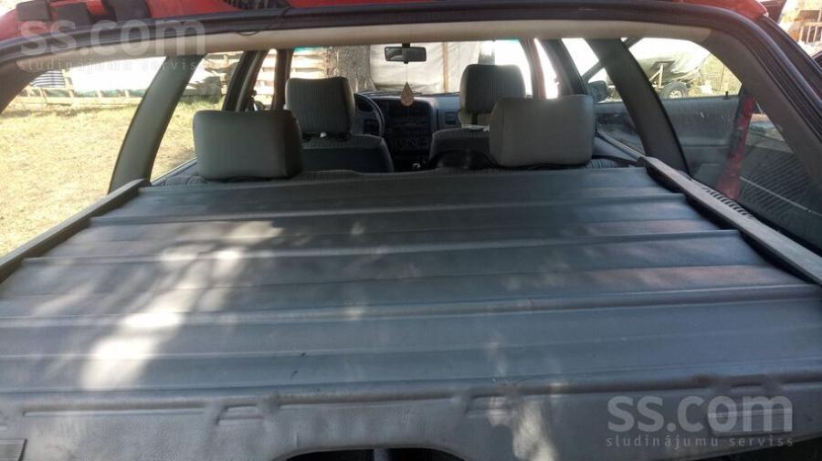 Sarkans Volkswagen passat-b3 1992 Rīga, ar dzinēja tilpumu 1.90 L un nobraukumu 209 tūkst. km par 1500 €, foto 8 vietnē AUTOMOTO.COM.LV