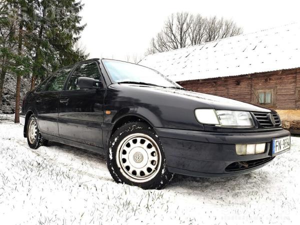 Melns Volkswagen passat-b4 1996 Aizkraukle, ar dzinēja tilpumu 1.90 L un nobraukumu 363 tūkst. km par 1300 €, foto 3 vietnē AUTOMOTO.COM.LV