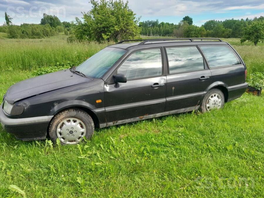 Melns Volkswagen passat-b4 1994 Krāslava, ar dzinēja tilpumu 1.80 L un nobraukumu 464 tūkst. km par 850 €, foto 3 vietnē AUTOMOTO.COM.LV