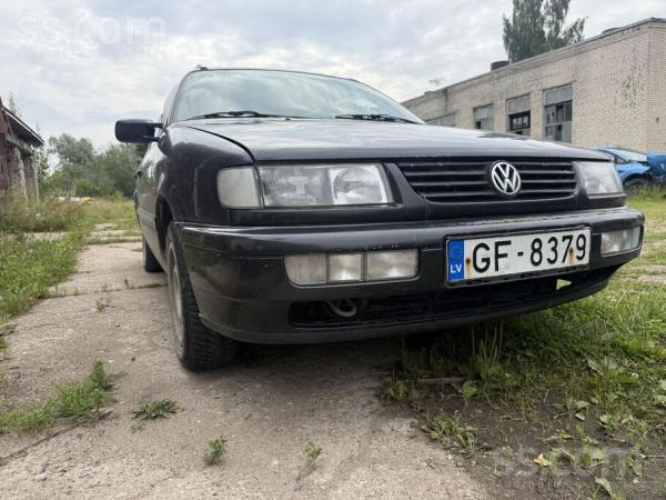 Black Volkswagen passat-b4 1994 in Cesis, with an engine capacity of 1.80 L and mileage of 345 thousand km for 450 €, photo 1 on AUTOMOTO.COM.LV