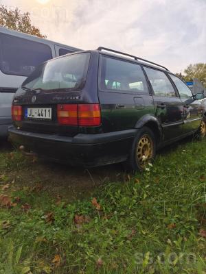 Black Volkswagen passat-b4 1994 in Kuldiga, with an engine capacity of 2.00 L and mileage of 300 thousand km for 990 €, photo 4 on AUTOMOTO.COM.LV