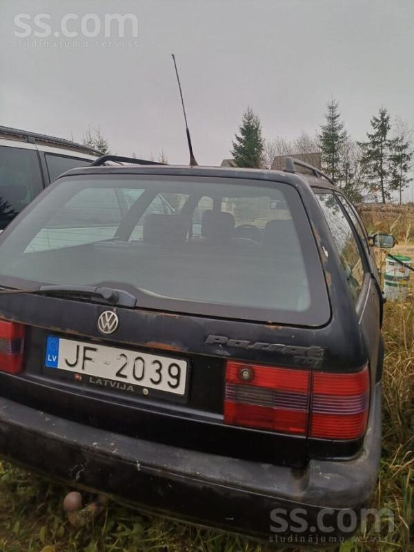 Melns Volkswagen passat-b4 1995 Cēsis, ar dzinēja tilpumu 1.90 L un nobraukumu 500 tūkst. km par 200 €, foto 2 vietnē AUTOMOTO.COM.LV