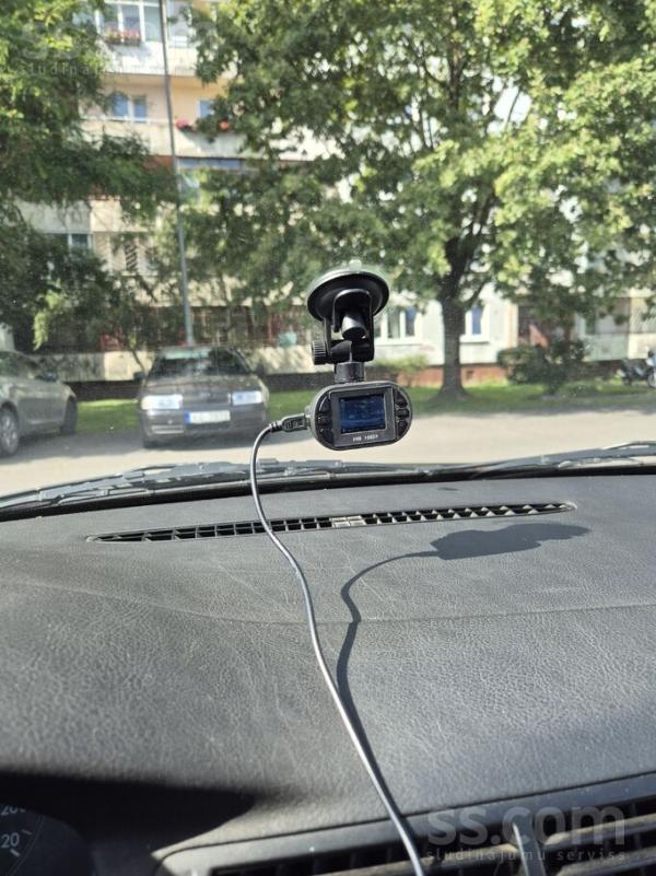 Melns Volkswagen passat-b4 1999 Rīga, ar dzinēja tilpumu 1.90 L un nobraukumu 212 tūkst. km par 700 €, foto 8 vietnē AUTOMOTO.COM.LV