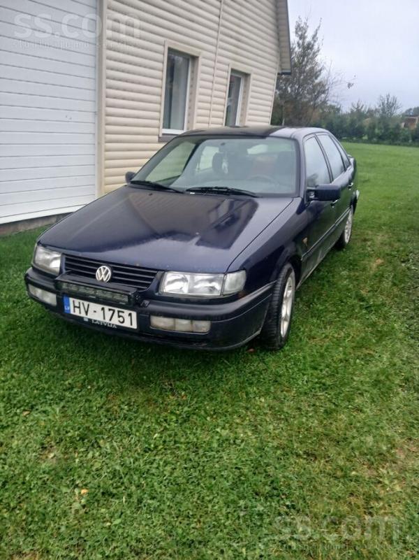 Zils Volkswagen passat-b4 1997 Daugavpils, ar dzinēja tilpumu 1.90 L un nobraukumu 455 tūkst. km par 600 €, foto 1 vietnē AUTOMOTO.COM.LV