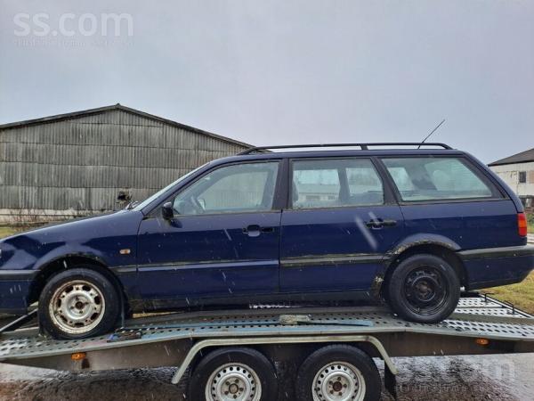 Синий Фольксваген Пассат Б4 1994 в Алуксне, объемом двигателя 1.80 л и пробегом 350 тыс. км за 1650 €, фото 5 на AUTOMOTO.COM.LV