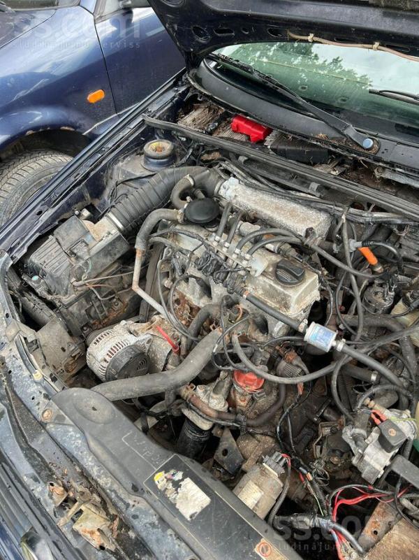 Zils Volkswagen passat-b4 1994 Cēsis, ar dzinēja tilpumu 2.00 L un nobraukumu 250 tūkst. km par 600 €, foto 3 vietnē AUTOMOTO.COM.LV