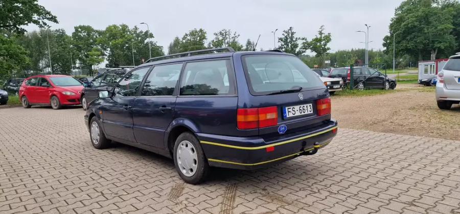 Zils Volkswagen passat-b4 1995 Valmiera, ar dzinēja tilpumu 1.60 L un nobraukumu 239 tūkst. km par 880 €, foto 5 vietnē AUTOMOTO.COM.LV