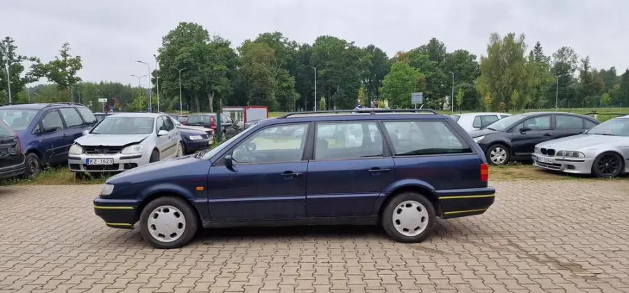 Zils Volkswagen passat-b4 1995 Valmiera, ar dzinēja tilpumu 1.60 L un nobraukumu 239 tūkst. km par 880 €, foto 6 vietnē AUTOMOTO.COM.LV