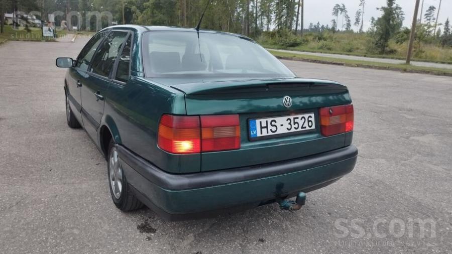 Zaļš Volkswagen passat-b4 1995 Cēsis, ar dzinēja tilpumu 1.90 L un nobraukumu 407 tūkst. km par 1500 €, foto 5 vietnē AUTOMOTO.COM.LV