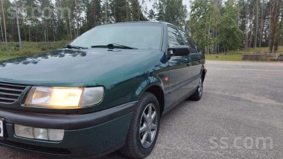 Zaļš Volkswagen passat-b4 1995 Cēsis, ar dzinēja tilpumu 1.90 L un nobraukumu 407 tūkst. km par 1500 €, foto 9 vietnē AUTOMOTO.COM.LV