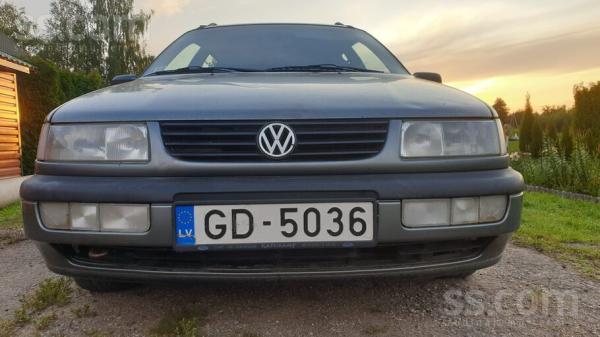 Green Volkswagen passat-b4 1995 in Kraslava, with an engine capacity of 1.80 L and mileage of 350 thousand km for 1000 €, photo 9 on AUTOMOTO.COM.LV