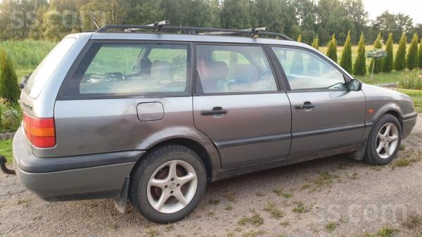 Green Volkswagen passat-b4 1995 in Kraslava, with an engine capacity of 1.80 L and mileage of 350 thousand km for 1000 €, photo 10 on AUTOMOTO.COM.LV
