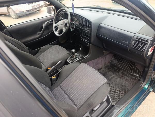 Green Volkswagen passat-b4 1996 in Rezekne, with an engine capacity of 1.60 L and mileage of 319 thousand km for 1200 €, photo 9 on AUTOMOTO.COM.LV