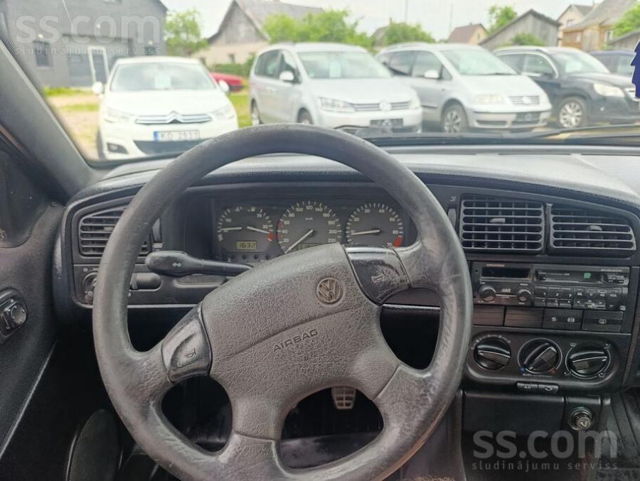 Zaļš Volkswagen passat-b4 1996 Rēzekne, ar dzinēja tilpumu 1.60 L un nobraukumu 319 tūkst. km par 1200 €, foto 14 vietnē AUTOMOTO.COM.LV