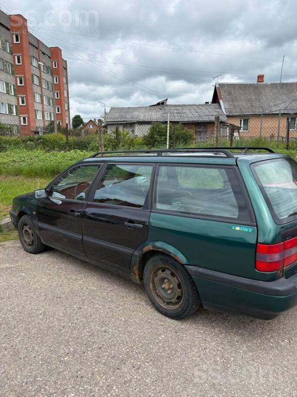 Green Volkswagen passat-b4 1996 in Kraslava, with an engine capacity of 1.80 L and mileage of 474 thousand km for 350 €, photo 5 on AUTOMOTO.COM.LV