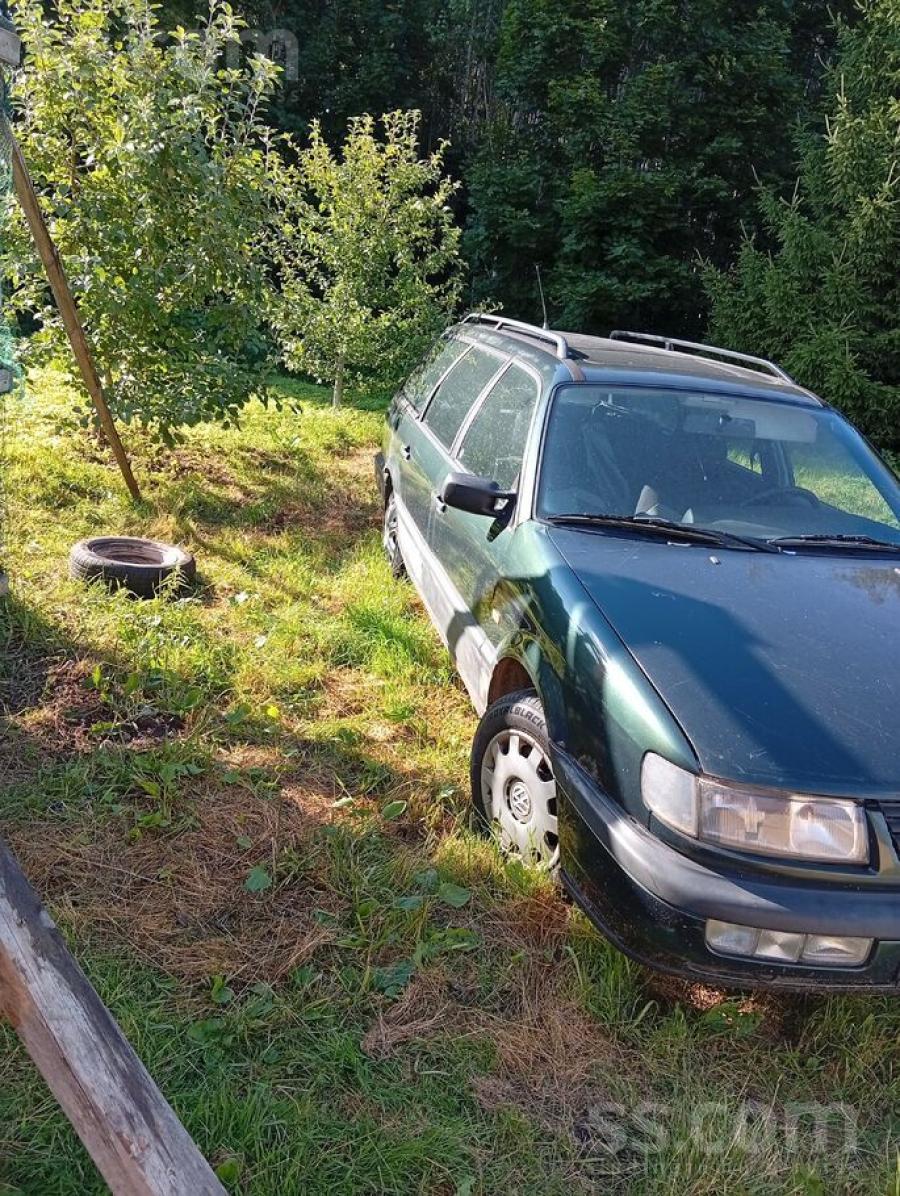 Zaļš Volkswagen passat-b4 1996 Jēkabpils, ar dzinēja tilpumu 1.80 L un nobraukumu 400 tūkst. km par 650 €, foto 1 vietnē AUTOMOTO.COM.LV