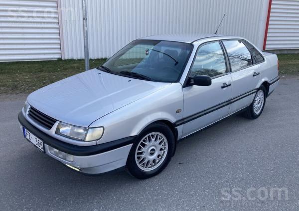Pelēks Volkswagen passat-b4 1994 Rīga, ar dzinēja tilpumu 1.80 L un nobraukumu 488 tūkst. km par 600 €, foto 1 vietnē AUTOMOTO.COM.LV