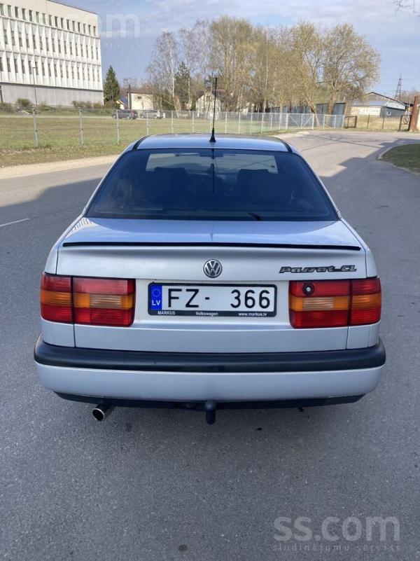 Pelēks Volkswagen passat-b4 1994 Rīga, ar dzinēja tilpumu 1.80 L un nobraukumu 488 tūkst. km par 600 €, foto 8 vietnē AUTOMOTO.COM.LV