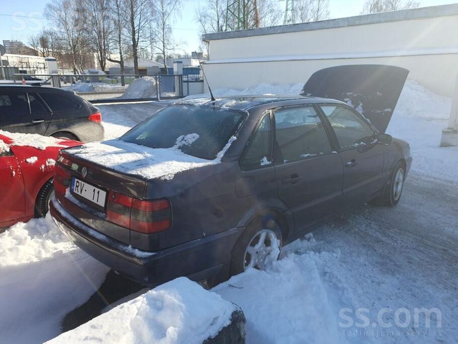 Серый Фольксваген Пассат Б4 1994 в Рига, объемом двигателя 2.00 л и пробегом 391 тыс. км за 1000 €, фото 5 на AUTOMOTO.COM.LV