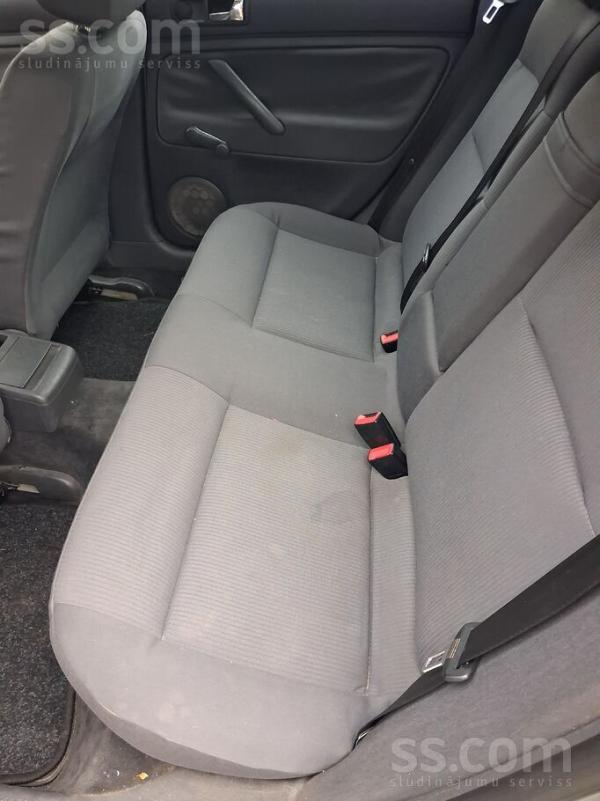 Pelēks Volkswagen passat-b4 2004 Valmiera, ar dzinēja tilpumu 2.00 L un nobraukumu 238 tūkst. km par 980 €, foto 9 vietnē AUTOMOTO.COM.LV