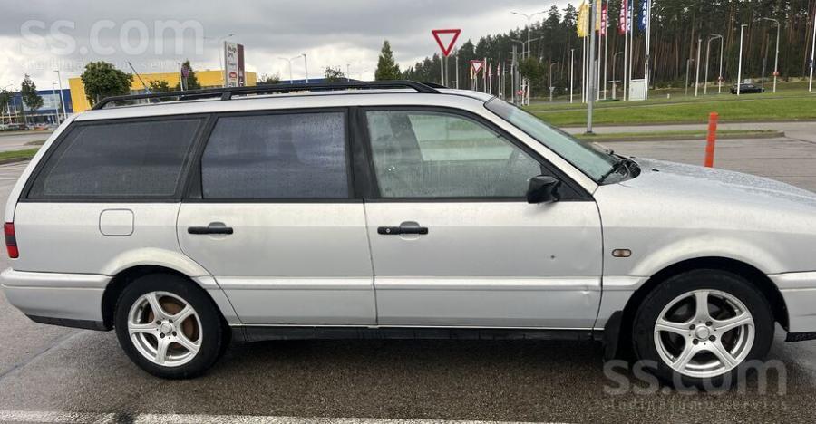 Pelēks Volkswagen passat-b4 1995 Rīga, ar dzinēja tilpumu 1.90 L un nobraukumu 389 tūkst. km par 1000 €, foto 3 vietnē AUTOMOTO.COM.LV