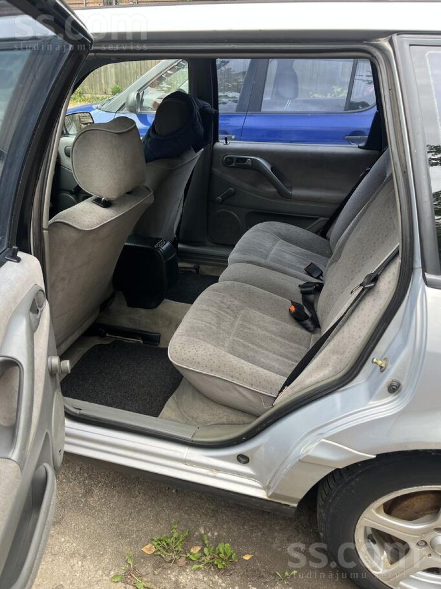 Pelēks Volkswagen passat-b4 1995 Rīga, ar dzinēja tilpumu 1.90 L un nobraukumu 389 tūkst. km par 1000 €, foto 9 vietnē AUTOMOTO.COM.LV