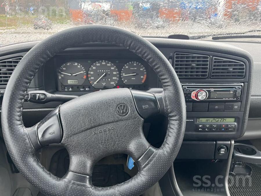 Pelēks Volkswagen passat-b4 1995 Rīga, ar dzinēja tilpumu 1.90 L un nobraukumu 389 tūkst. km par 1000 €, foto 10 vietnē AUTOMOTO.COM.LV