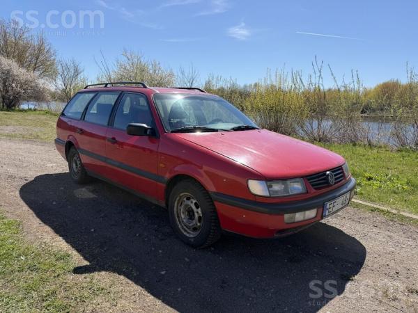 Sarkans Volkswagen passat-b4 1995 Rīga, ar dzinēja tilpumu 1.90 L un nobraukumu 318 tūkst. km par 1800 €, foto 1 vietnē AUTOMOTO.COM.LV