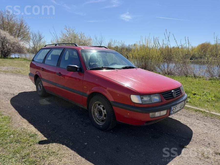 Sarkans Volkswagen passat-b4 1995 Rīga, ar dzinēja tilpumu 1.90 L un nobraukumu 318 tūkst. km par 1800 €, foto 1 vietnē AUTOMOTO.COM.LV