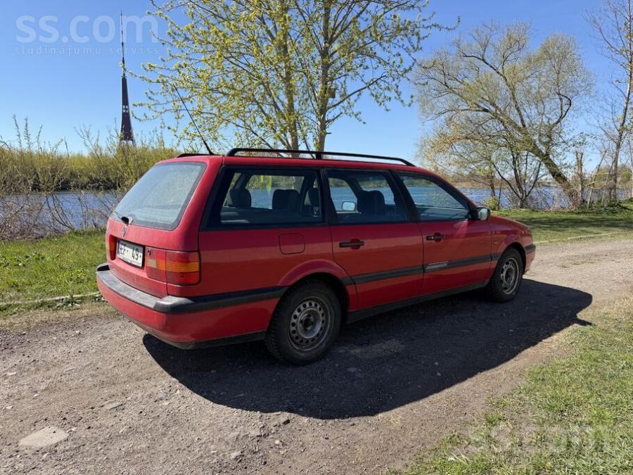 Sarkans Volkswagen passat-b4 1995 Rīga, ar dzinēja tilpumu 1.90 L un nobraukumu 318 tūkst. km par 1800 €, foto 3 vietnē AUTOMOTO.COM.LV