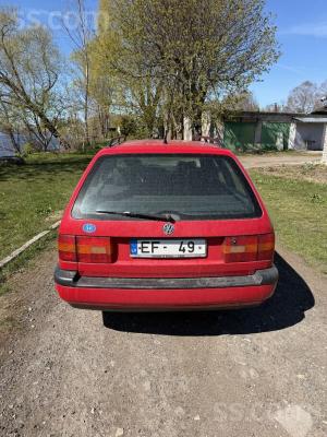Sarkans Volkswagen passat-b4 1995 Rīga, ar dzinēja tilpumu 1.90 L un nobraukumu 318 tūkst. km par 1800 €, foto 4 vietnē AUTOMOTO.COM.LV