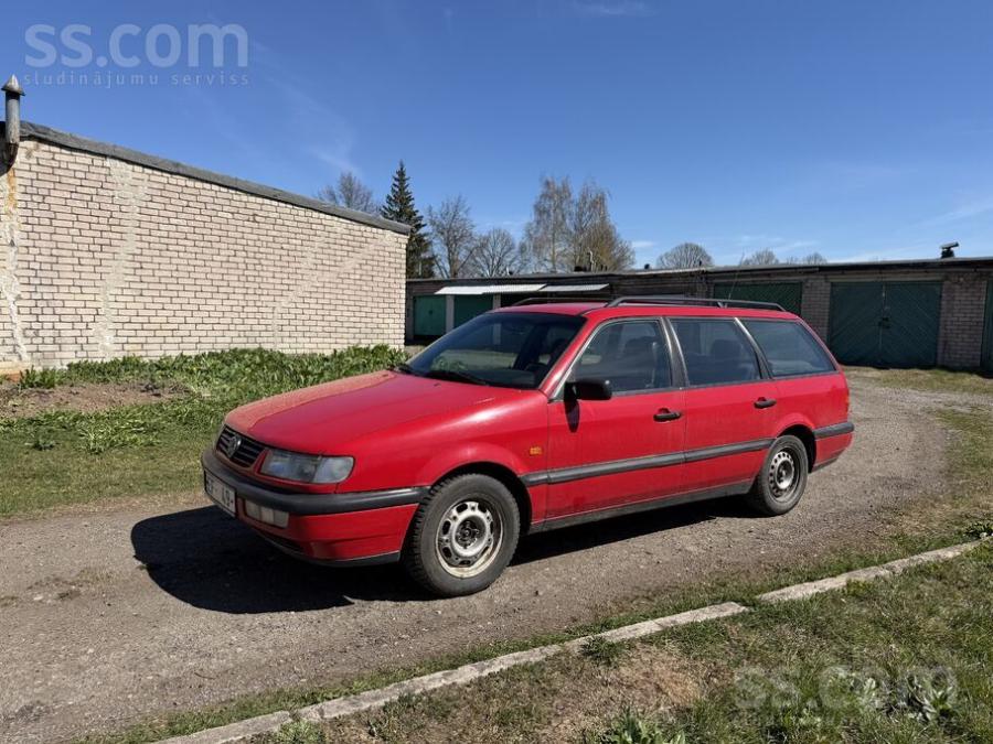 Sarkans Volkswagen passat-b4 1995 Rīga, ar dzinēja tilpumu 1.90 L un nobraukumu 318 tūkst. km par 1800 €, foto 5 vietnē AUTOMOTO.COM.LV