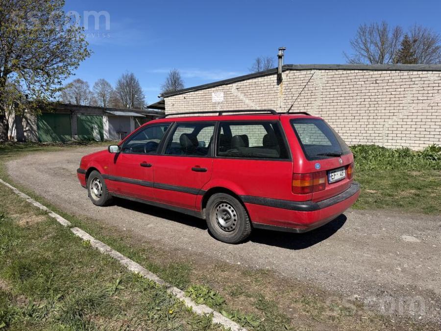 Sarkans Volkswagen passat-b4 1995 Rīga, ar dzinēja tilpumu 1.90 L un nobraukumu 318 tūkst. km par 1800 €, foto 6 vietnē AUTOMOTO.COM.LV