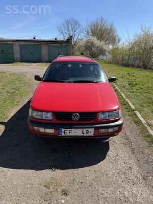 Sarkans Volkswagen passat-b4 1995 Rīga, ar dzinēja tilpumu 1.90 L un nobraukumu 318 tūkst. km par 1800 €, foto 7 vietnē AUTOMOTO.COM.LV
