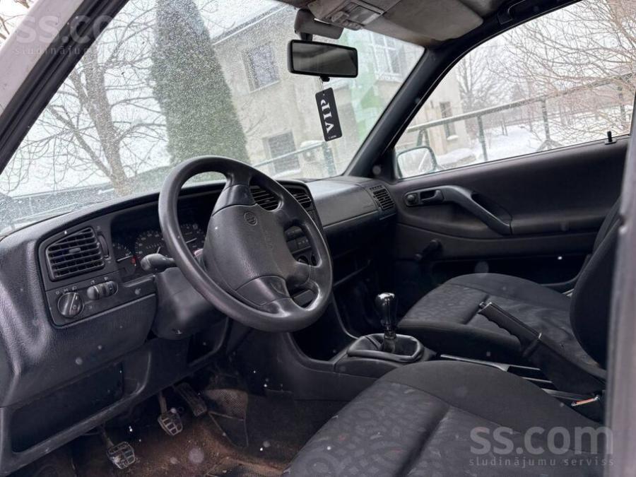 Белый Фольксваген Пассат Б4 1994 в Гулбене, объемом двигателя 1.90 л и пробегом 308 тыс. км за 880 €, фото 4 на AUTOMOTO.COM.LV